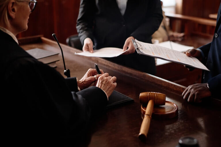 How a Strong Legal Defense Can Protect You in a White-Collar Crime Case